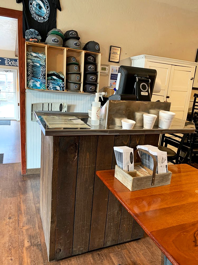 Where the magic happens—a counter that's seen thousands of happy customers picking up their seafood treasures.