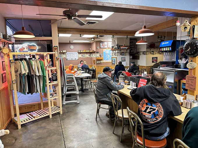 Where the regulars gather&mdash;note the comfortable silence of people who know good food doesn't require constant commentary, just appreciation.