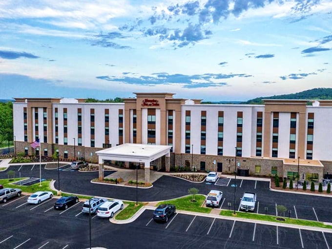 Modern comfort meets small-town hospitality at this Hampton Inn. After a day of exploration, there's something wonderfully reassuring about a good night's sleep.