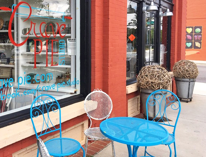 Bright blue outdoor seating invites sidewalk pie consumption&mdash;because some joy is too good to keep indoors.