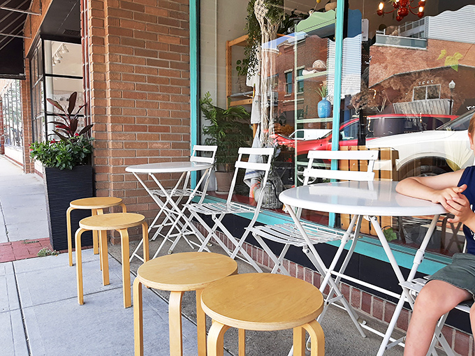 Sidewalk seating that says, "Take your pie outside and watch the world go by." Some therapy sessions require forks and flaky crust.