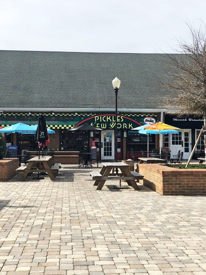 The outdoor patio offers a touch of Florida sunshine with your New York sandwich. Those picnic tables have witnessed countless food comas.