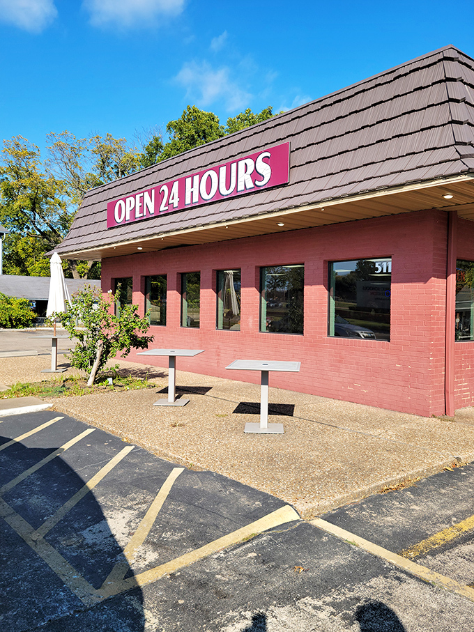 Even the Arkansas sunshine knows to stop by Lucy's. These outdoor tables offer fresh air with your comfort food&mdash;nature's perfect digestif.