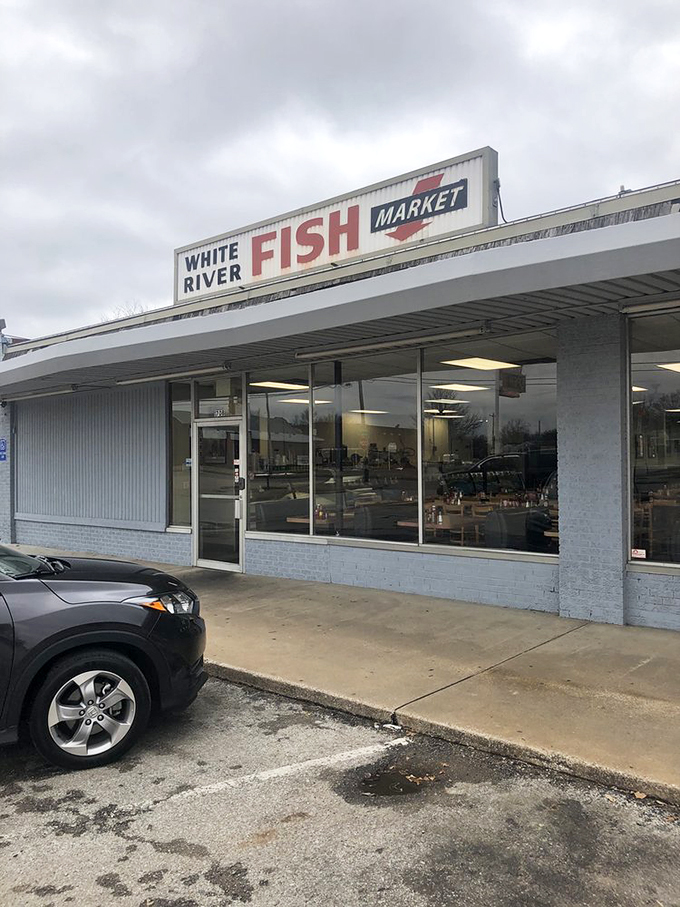 The sign that's guided hungry Tulsans through rain, shine, and cravings since long before GPS could pronounce "bouillabaisse."