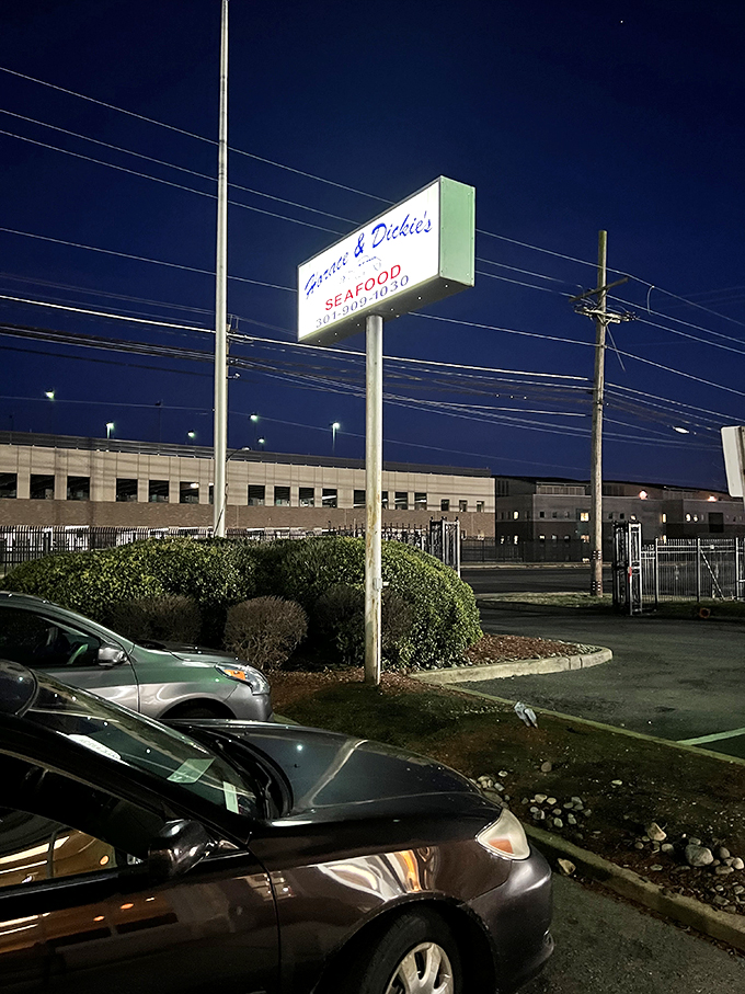 When the sun goes down, the sign lights up, beckoning seafood lovers like a lighthouse guiding ships to safe harbor.