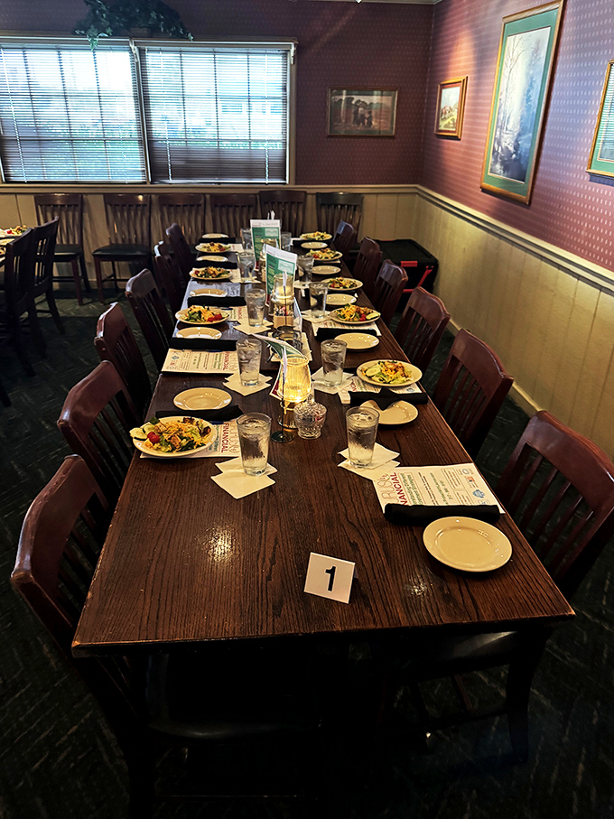 Large group? No problem. This table setting awaits a gathering where stories will be shared and memories made between bites of excellence.