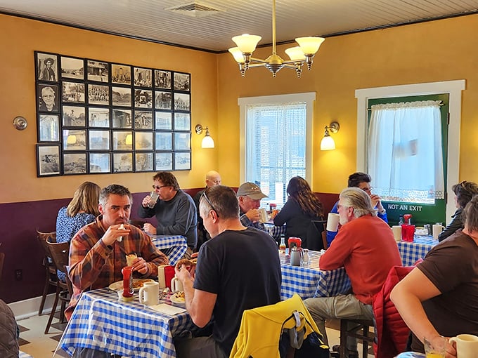 Inside the Jailhouse, strangers become co-conspirators in the pursuit of breakfast excellence, plotting their return before the first bite is finished.