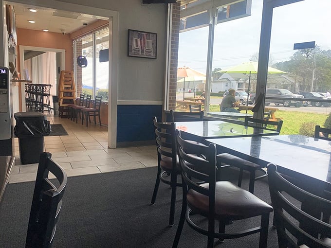 Simple, clean, and focused on what matters&mdash;the food. No distractions when you're about to experience barbecue nirvana.