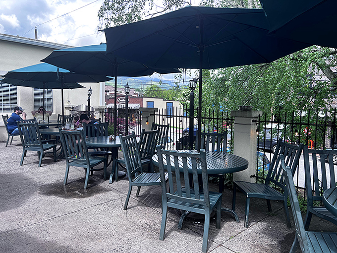 Mountain views and fresh air make the outdoor seating area a summertime hotspot for pizza lovers seeking nature with their calzone.