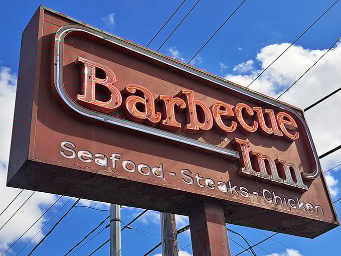 That vintage sign has guided hungry Houstonians like a neon North Star since the days when Sinatra topped the charts.