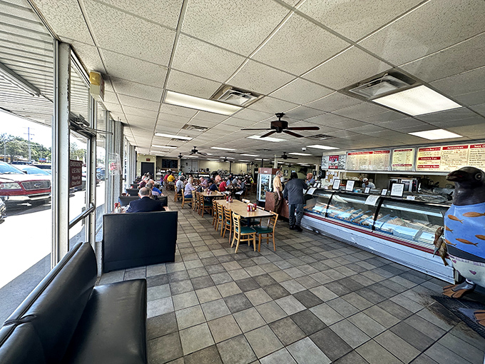 At peak hours, the restaurant buzzes like a dock at sunrise&mdash;everyone united in pursuit of the perfect seafood meal.