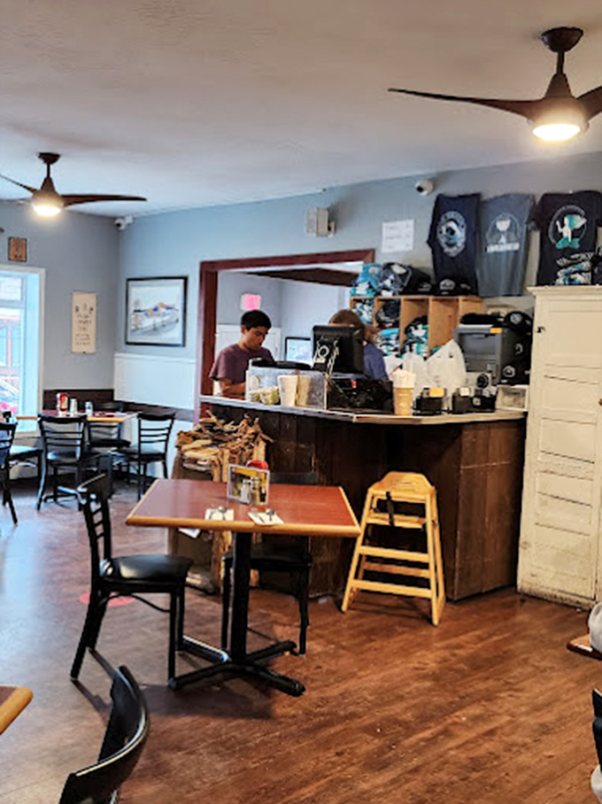 The casual counter service belies the serious food mission happening here. Those ceiling fans have witnessed countless "first bite" food epiphanies.
