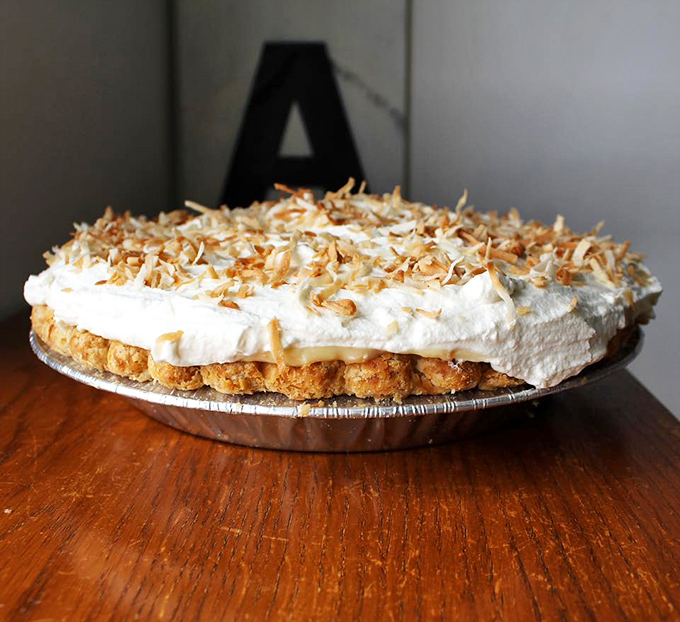 Coffee cream pie with toasted coffee beans – caffeine and dessert joining forces in what might be the most brilliant culinary conspiracy ever.