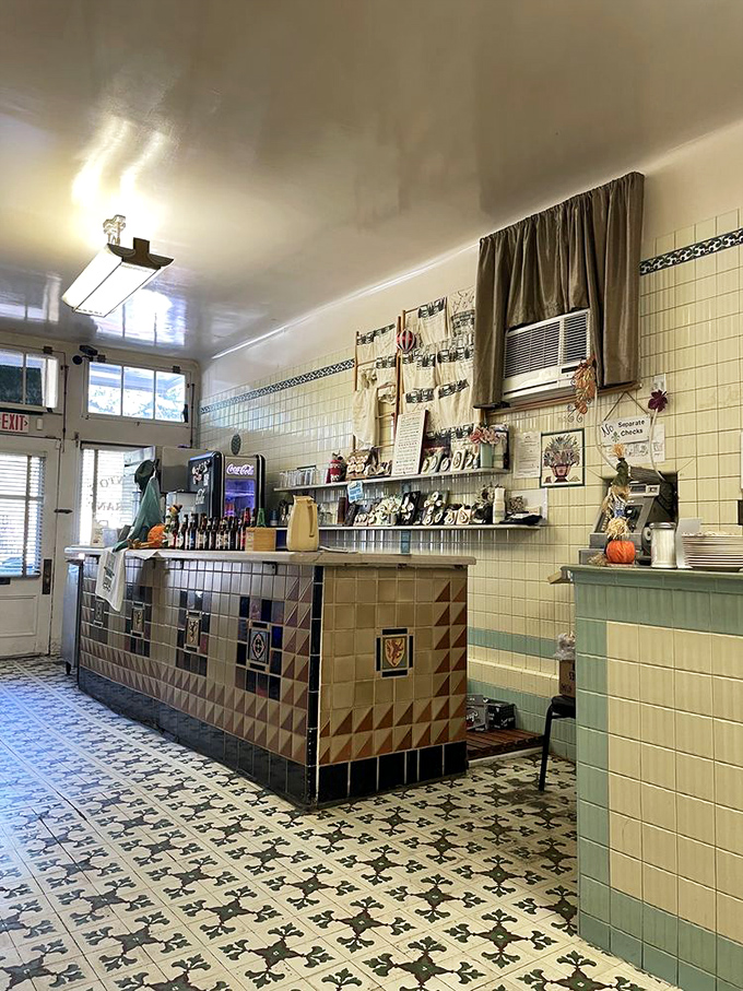 The counter where magic happens. Watch in awe as generations of oyster expertise transform knobby shells into glistening culinary treasures.