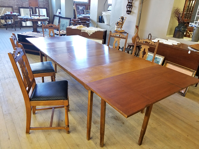 Not just a dining set&mdash;it's a stage for Thanksgiving dinners, birthday celebrations, and late-night heart-to-hearts that shaped family histories across generations.