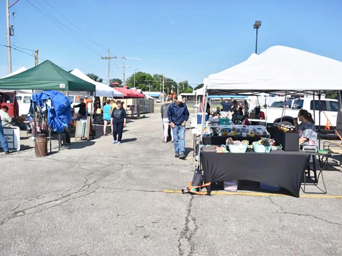 The farmers market proves that farm-to-table wasn't invented by hipster chefs&mdash;it's been the Kansas way since before organic was cool.