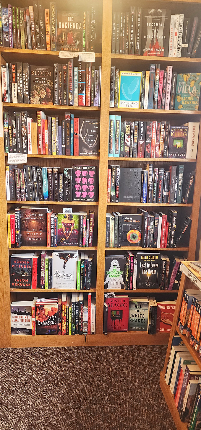 Stephen King would approve of this horror section&mdash;meticulously organized to terrify readers alphabetically and by subgenre.