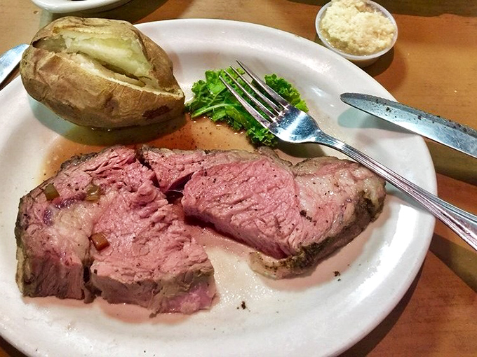 A perfectly cooked prime rib that required no sauce, just respect&mdash;this is meat that graduated with honors from bovine university.