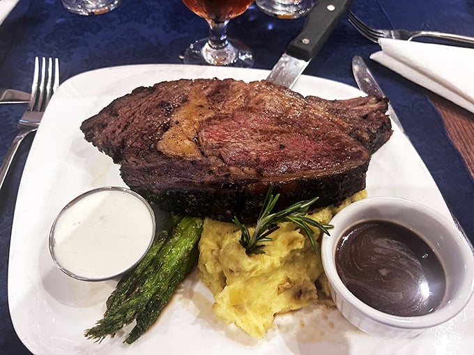The prime rib dinner that's converted vegetarians (temporarily). With horseradish cream and au jus standing by, this isn't just dinner&mdash;it's an event worth driving across state lines for.