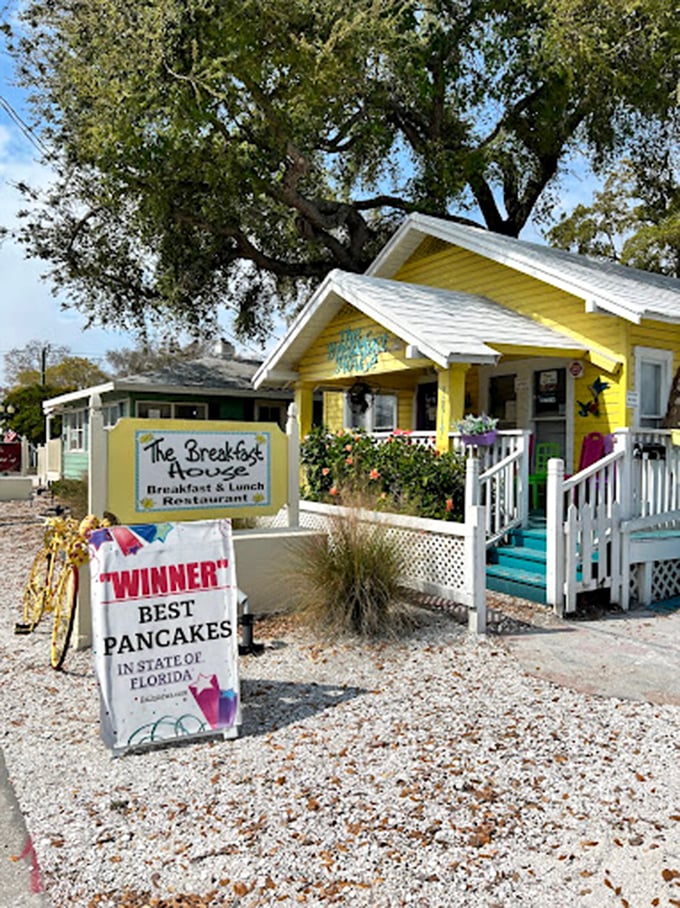 A sign that doesn't need neon or flashing lights&mdash;it lets the reputation (and the pancakes) do all the talking.