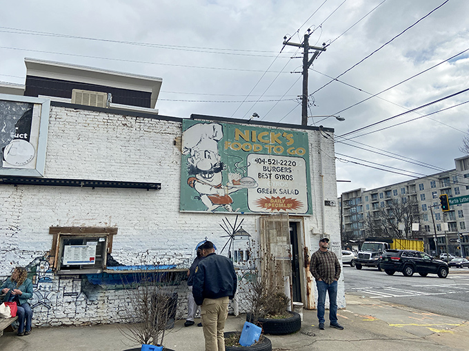 The sidewalk queue speaks volumes&mdash;people willing to stand on concrete for food means something extraordinary awaits. The best reviews are written in footprints.