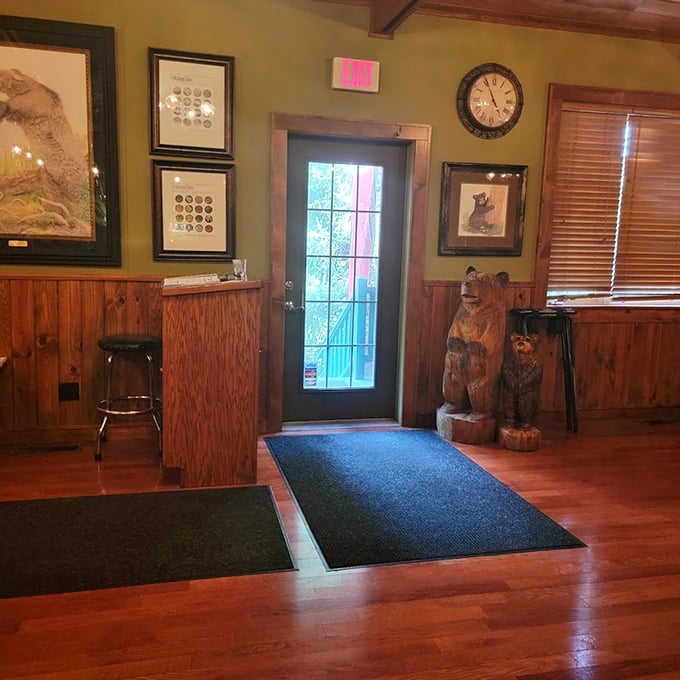 The entrance, complete with carved wooden bear, doesn't just welcome you&mdash;it practically hugs you with its Ozark mountain charm.