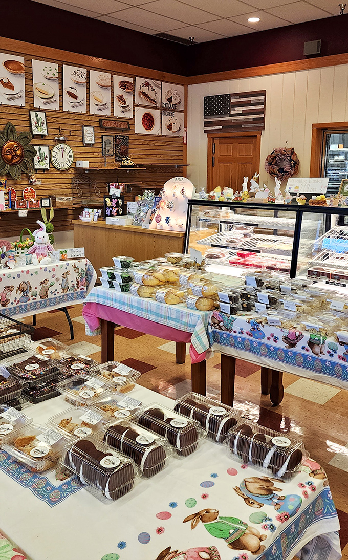 The interior feels like stepping into your favorite aunt's kitchen&mdash;if your aunt happened to be a world-class pie maker.