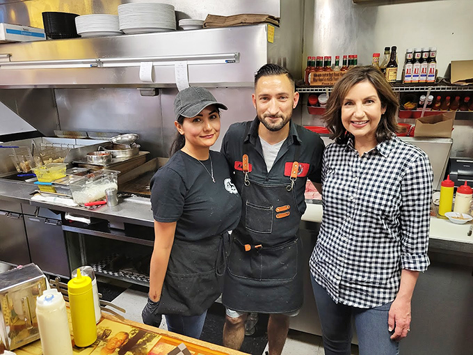 The heart and soul behind every perfect bite. Sid's staff brings warmth and skill to this Route 66 institution.