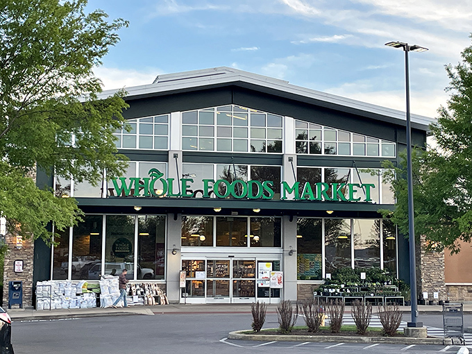 Whole Foods Market brings its eco-conscious aesthetic to Franklin &ndash; where grocery shopping feels less like a chore and more like a community event.