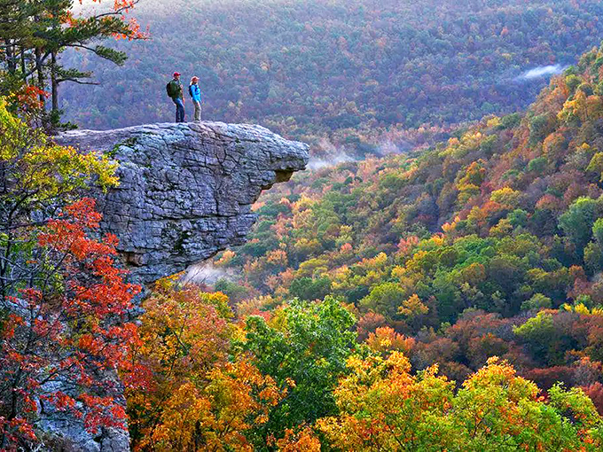 Hawksbill Crag offers autumn views that make you understand why people write songs about these mountains&mdash;words alone just won't do.