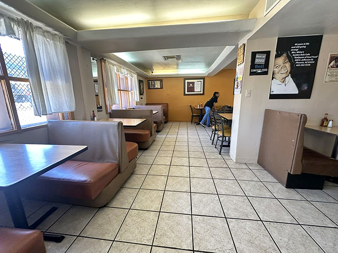 No-nonsense booths invite you to settle in for serious eating. This isn't a place for dainty nibbling&mdash;it's where appetites come to surrender.