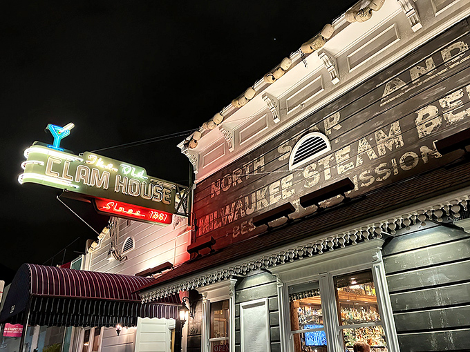 That neon sign has guided hungry sailors and confused Uber drivers for generations. A beacon of fried clam excellence in the night.