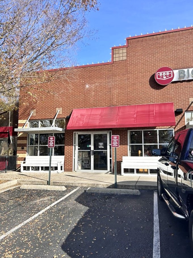 The exterior view that's caused many a driver to make an impromptu U-turn. That red awning works like a breakfast beacon for hungry souls.