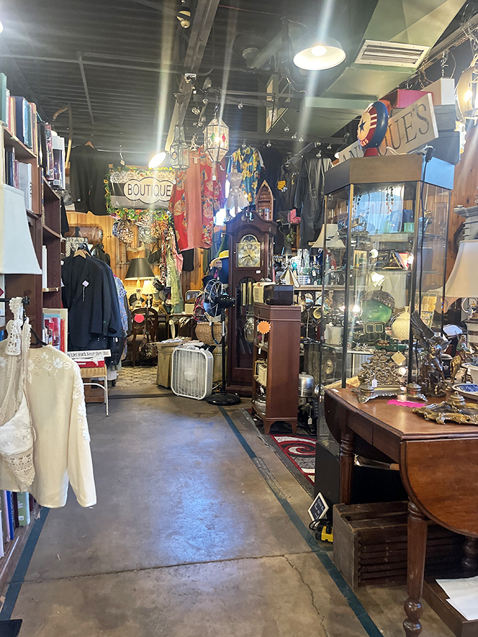 The outdoor welcome committee. Brick pathways and garden planters offer a cheerful Illinois greeting before the treasure hunt begins.