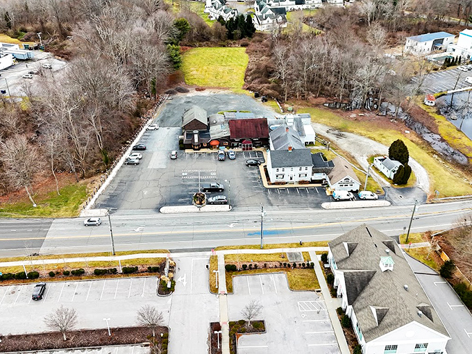 Live mariachi music that transforms Tuesday dinner into a celebration. When the violin meets the trumpet, even your enchilada tastes more authentic.