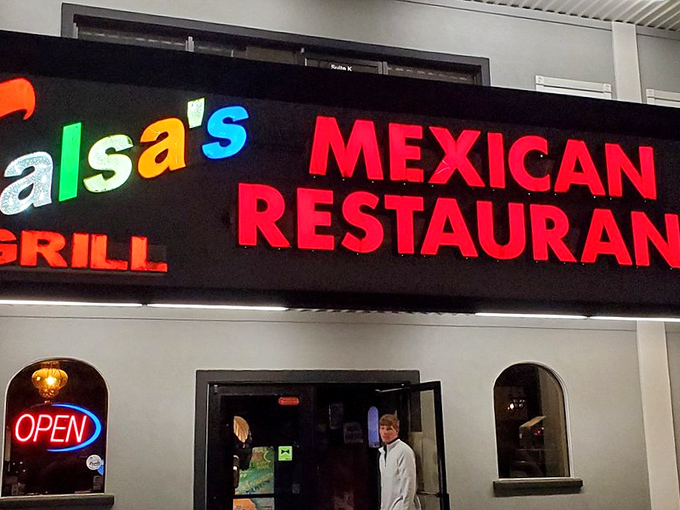 The glowing "OPEN" sign might be the three most beautiful letters in the English language when you're hungry and in Clinton, Mississippi.