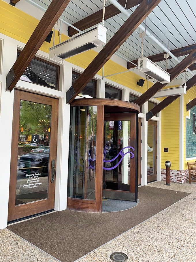 The welcoming entrance with its revolving door spins you from Fairfax reality into coastal fantasy faster than you can say "table for two."