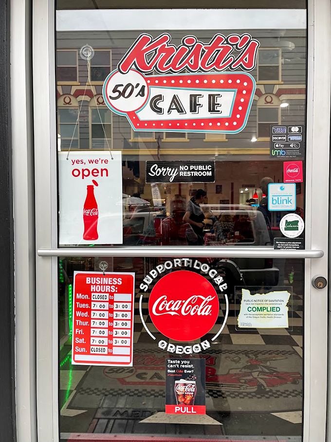 The sidewalk sandwich board practically whispers, "Psst, in here is where they still make breakfast the way it's supposed to be made."