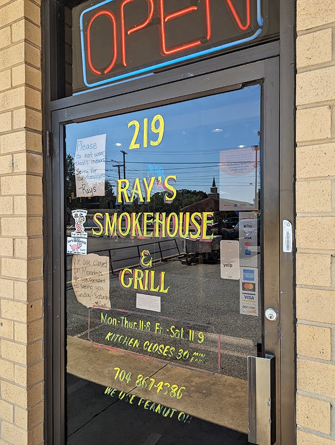 The humble entrance with hand-painted lettering says "we put our energy into the food, not fancy doors"&mdash;and aren't we grateful for it.