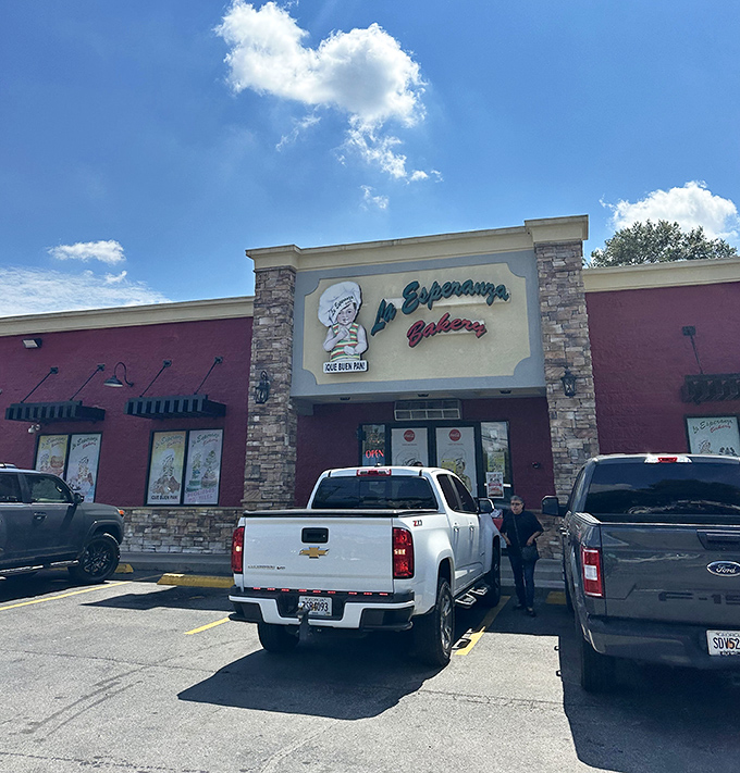 Under Georgia's blue skies, La Esperanza's welcoming fa&ccedil;ade draws a steady stream of customers who know that inside those doors, culinary treasures await.