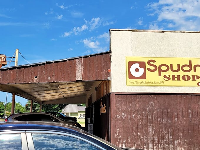 "In El Dorado since 1948"&mdash;a testament to doing one thing exceptionally well for generations. This modest shop has outlasted countless food trends and fads.
