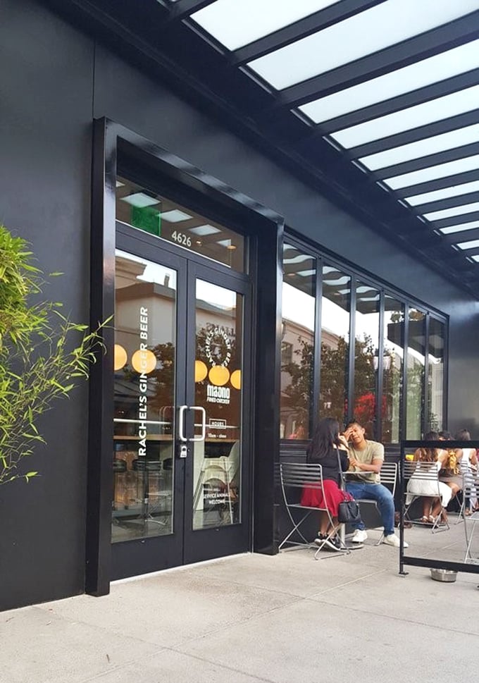 The sleek exterior of Ma'ono's newer location maintains the understated cool that says, "Yes, we know our chicken is legendary, but we're not going to brag about it."