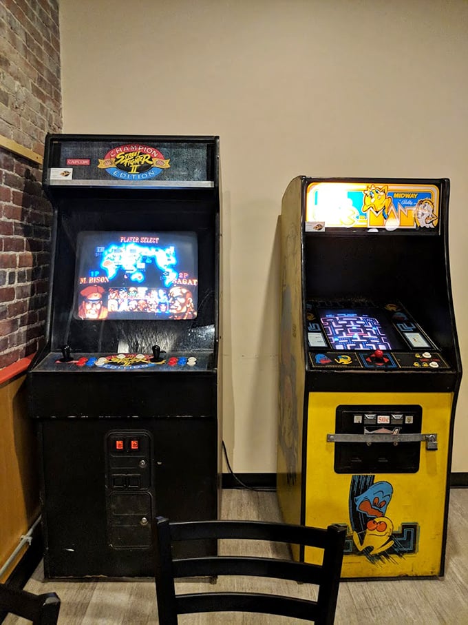 While waiting for your order, challenge your dining companion to Street Fighter or Pac-Man&mdash;loser buys the next round of guacamole.