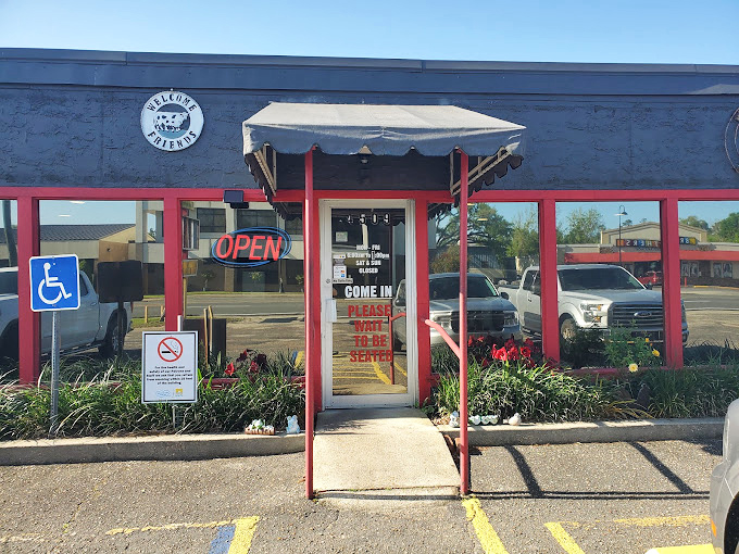 This unassuming local eatery promises the kind of authentic meal that food critics spend careers searching for and Instagram influencers can't properly appreciate.