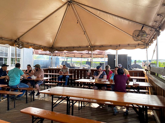 The outdoor dining area offers mountain views with your meal. After all, barbecue this good deserves to be enjoyed with proper scenery and fresh air.