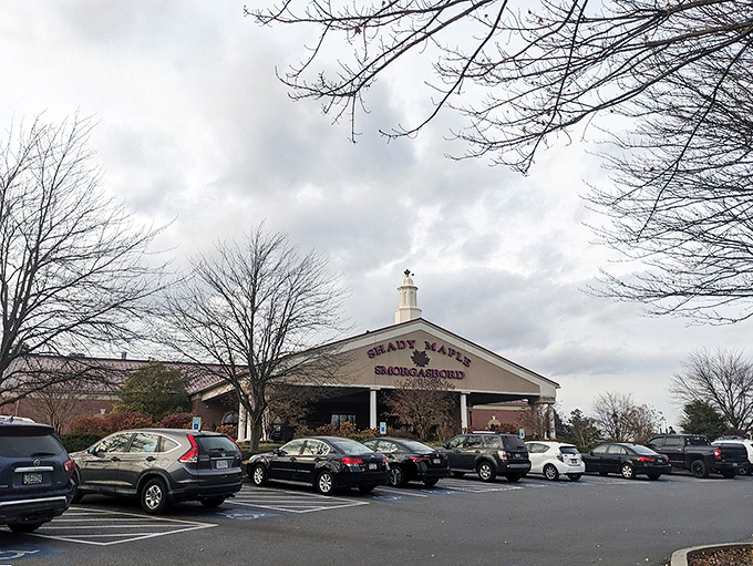 The exterior view that's become a beacon of hope for hungry travelers across Pennsylvania. That full parking lot isn't a coincidence—it's a testament.