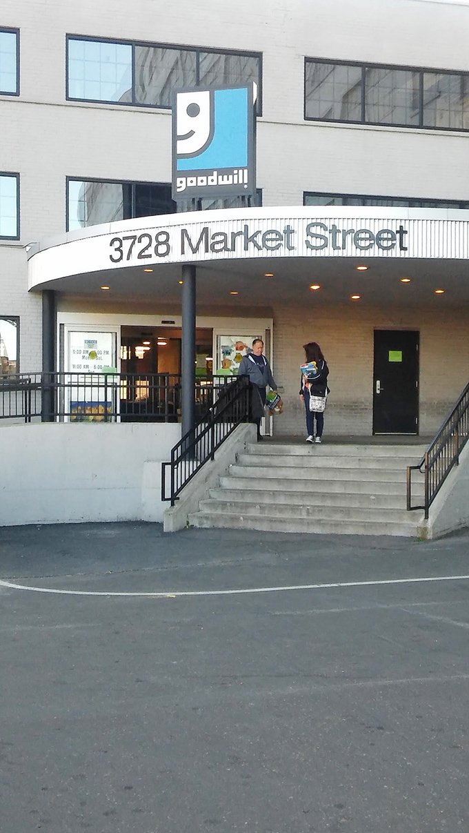 The entrance that divides the world into two types of people: those who've experienced the outlet's thrill and those who haven't yet.