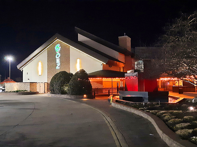 By night, Bonz transforms the Harrington landscape, its warm glow promising a dining experience worth the journey through Delaware's heartland.