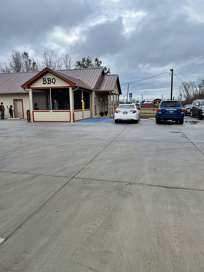 The parking lot might be plain, but those cars aren't here for the scenery&mdash;they're pilgrims at the altar of slow-smoked perfection.