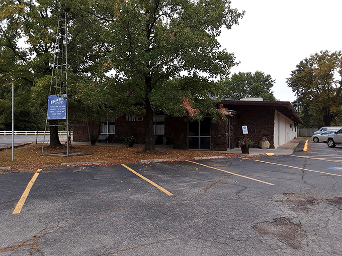 The parking lot tells the tale &ndash; cars from multiple states make the pilgrimage to this chicken mecca hidden in southeast Kansas.